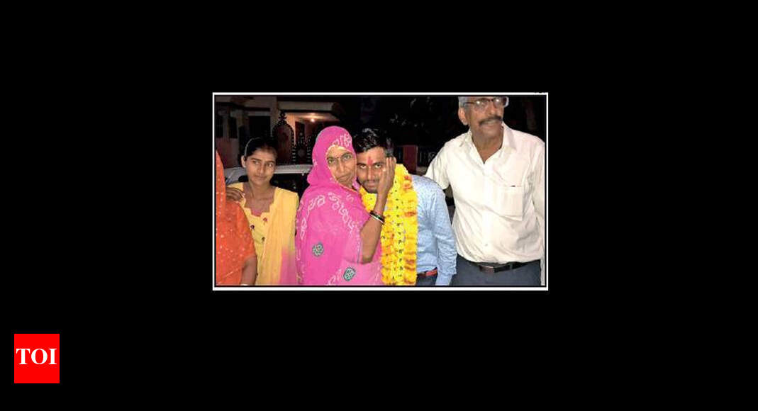 After Oman ordeal, Raj man reunites with family | Jaipur News - Times ...