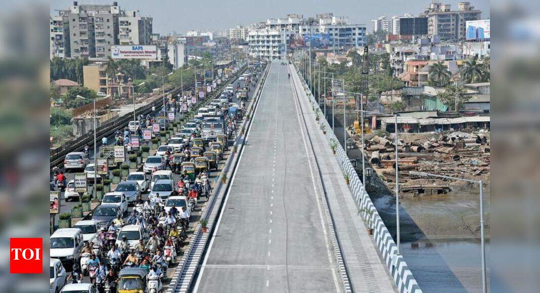 Widened Sardar Bridge to be dedicated to people today | Surat News ...