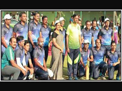 IPS, IAS officers battle it out on the pitch | Chennai News - Times of ...