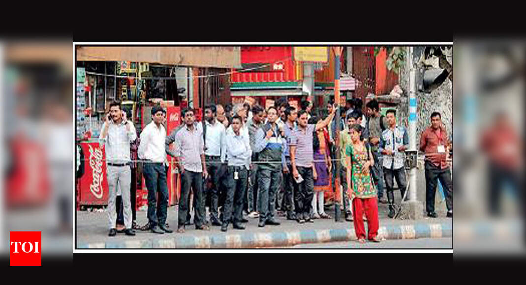 Enough of jaywalking; cops plan drop gates at all busy crossings ...