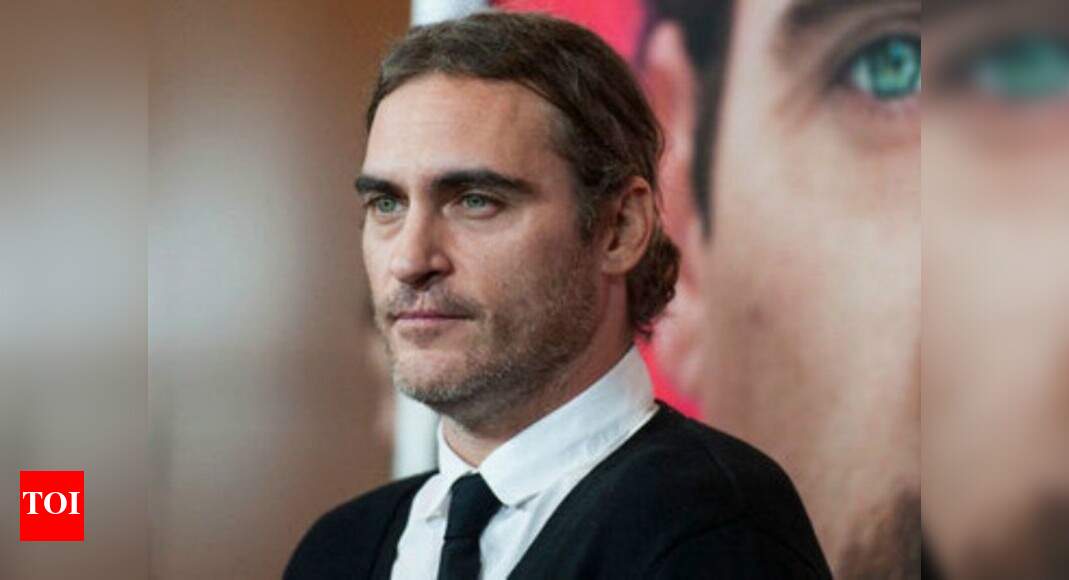 Joaquin Phoenix In Talks To Play Joker In Standalone Film English
