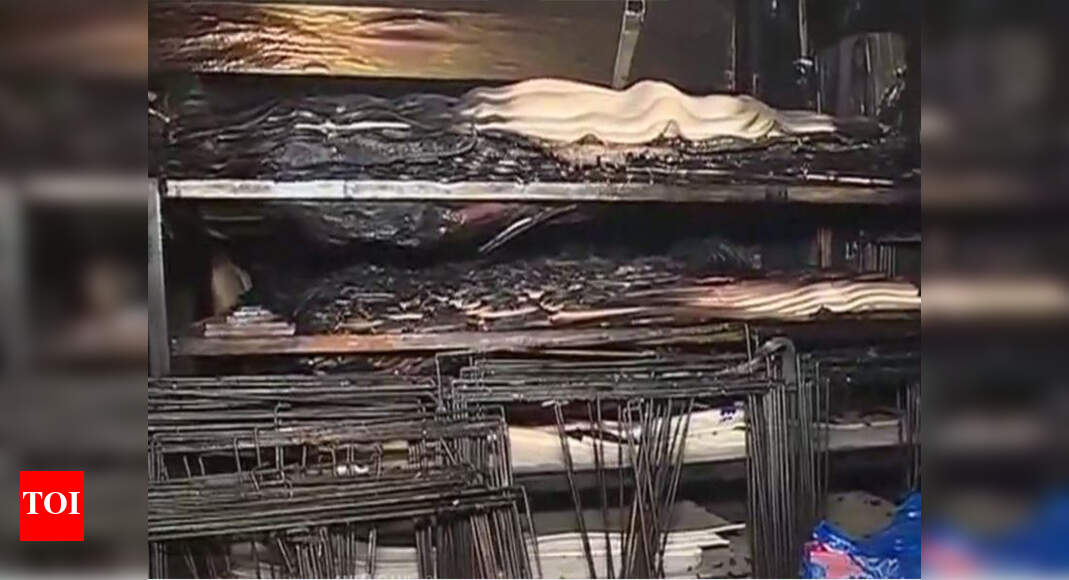 Fire Breaks Out Woman Minor Daughter Dies Of Suffocation After Fire