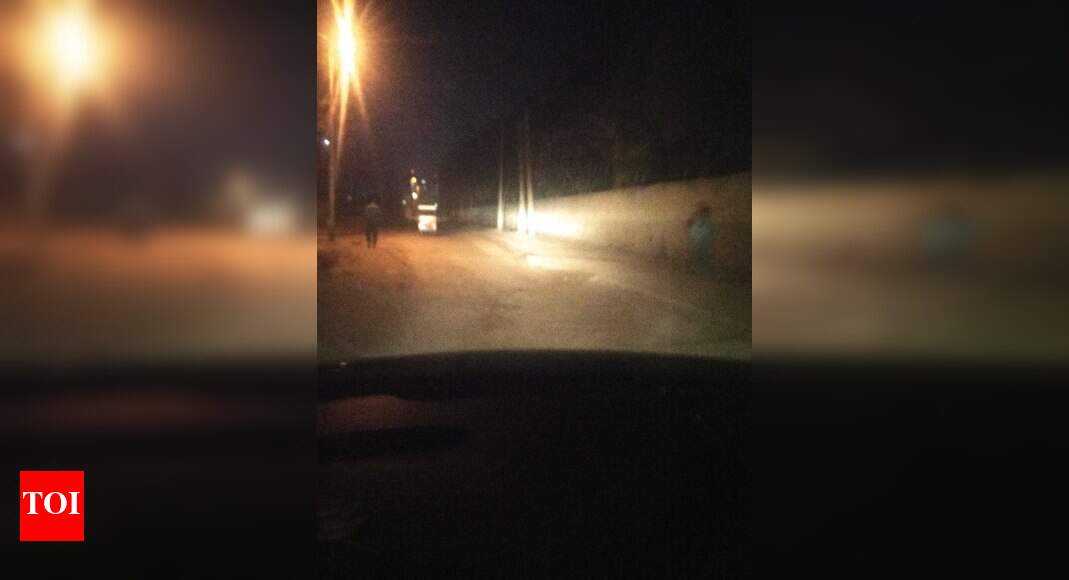 No streetlights - Times of India