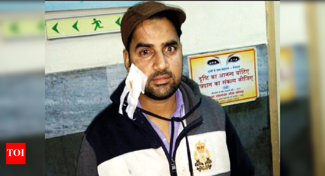 Road rage: 33-year-old thrashed in North Delhi | Delhi News - Times of ...