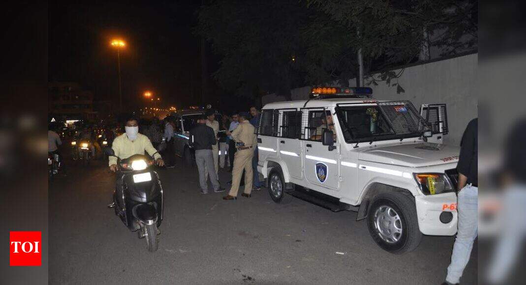 Angadia Deliveryman: Diamonds worth Rs 14 lakh looted from Angadia ...