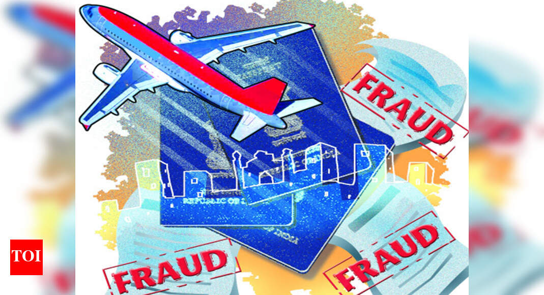 Bihar IAS Officers: 2 IAS officers booked for fund fraud | Patna News ...