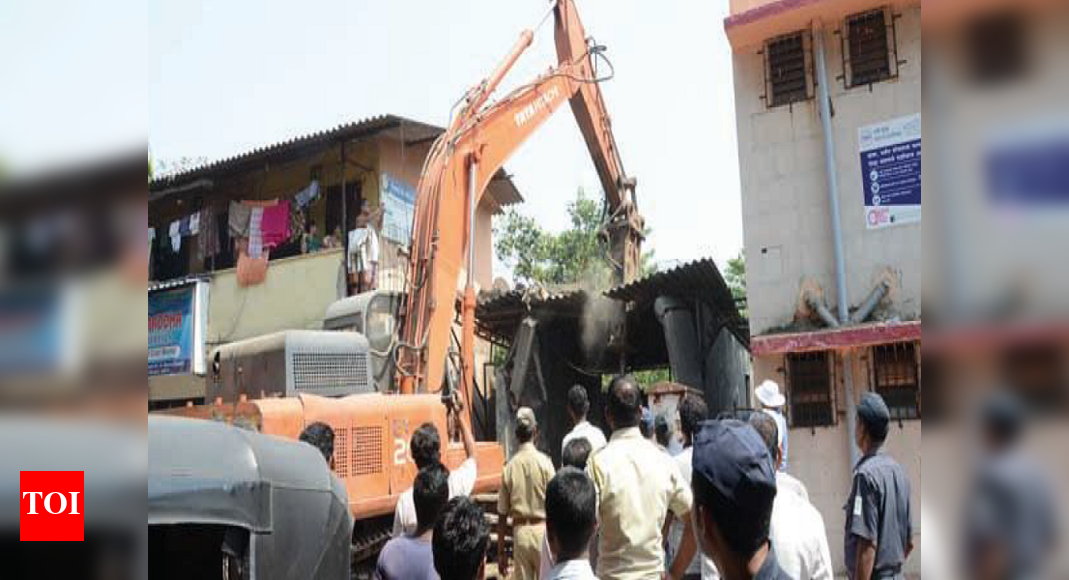 Cidco: Cidco razes 3 illegal structures near encroached Ghansoli ... Cidco: Cidco razes 3 illegal structures near encroached Ghansoli ...
