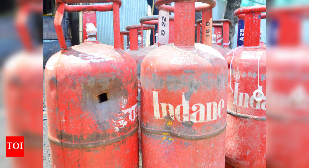 Cylinder Explosion: Balloon seller, 8 others hurt in gas cylinder ...