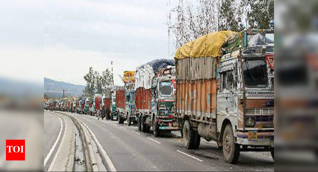 Jammu -Srinagar Highway: Jammu-Srinagar highway reopened for one-way ...