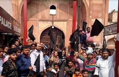 Taj Mahal's South gate shopkeepers protest against banning of visitor’s ...