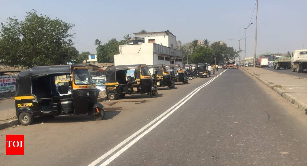 Anotherise auto rickshaw parking at Govandi - Times of India