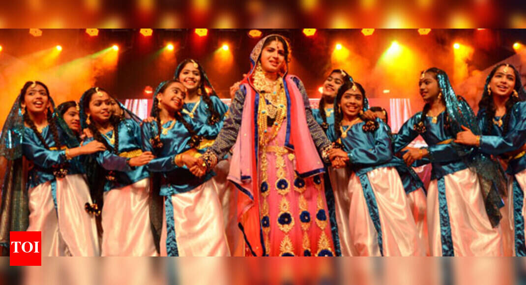 'Mailanji Monju', an Oppana reality show - Times of India