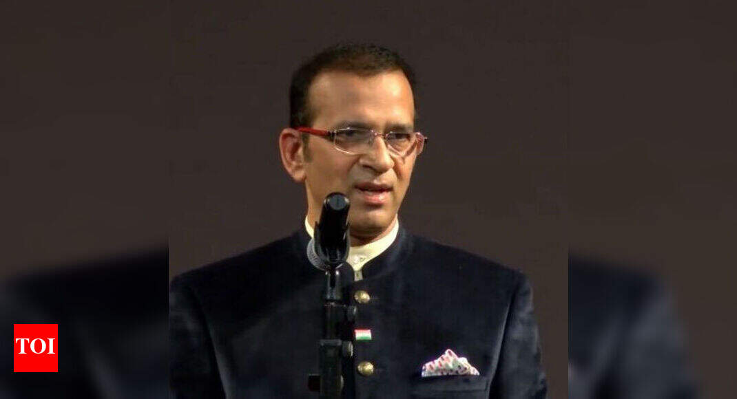 Pakistan: Elite Pakistan club snubs Indian envoy amid rising ...