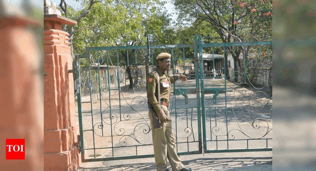 Security Guard At Schools: Don't deploy male guards or sanitation ...