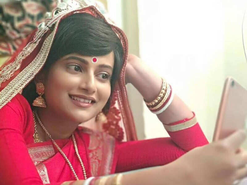 Bokul turns into Priya Varrier - Times of India