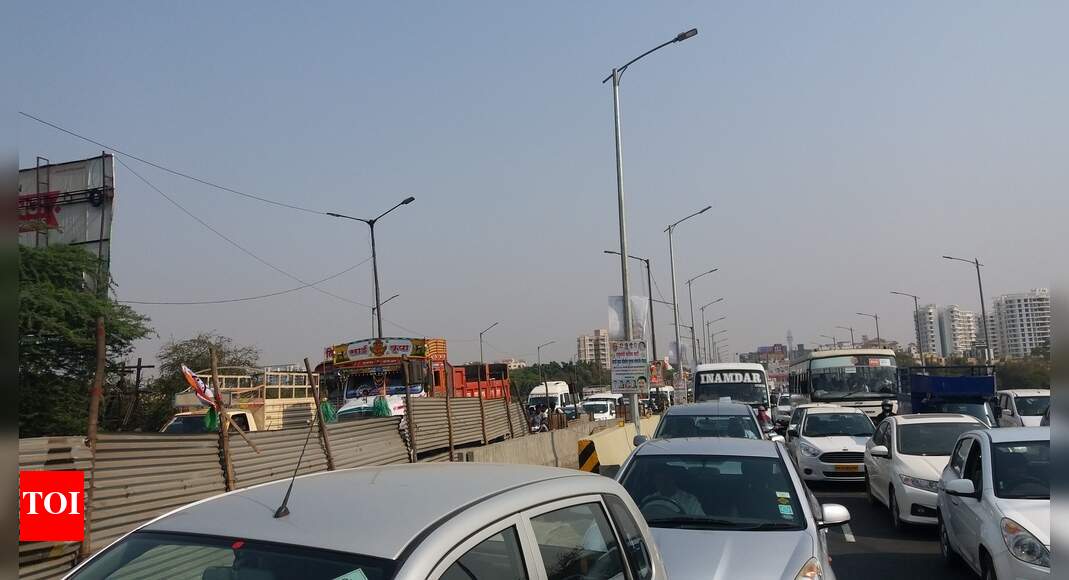 New Mundhwa Bridge, Problem solver? - Times of India