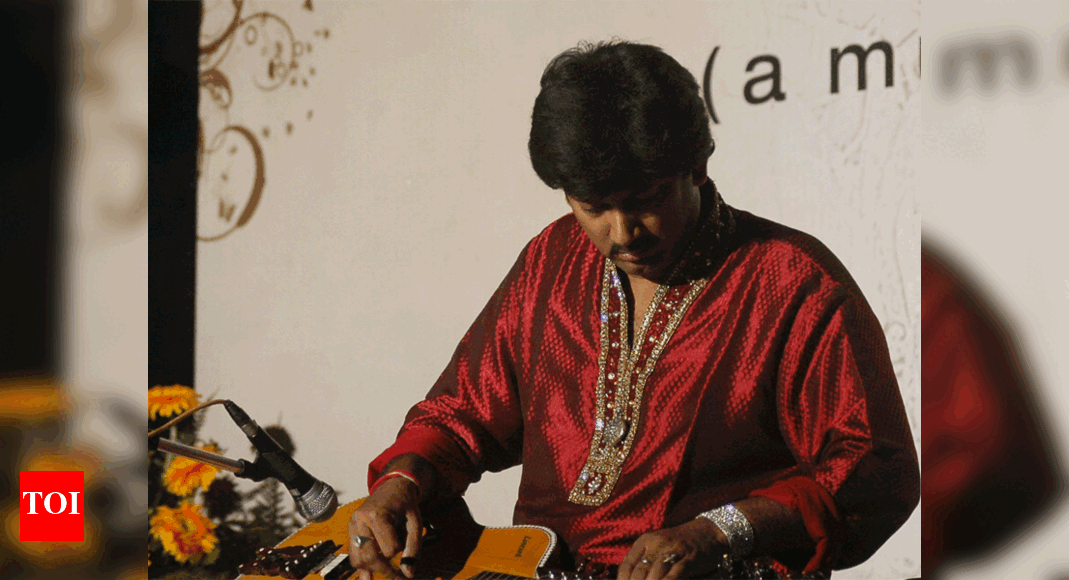 Salil Bhatt: Pt Salil Bhatt performance at IIIT-A - Times of India