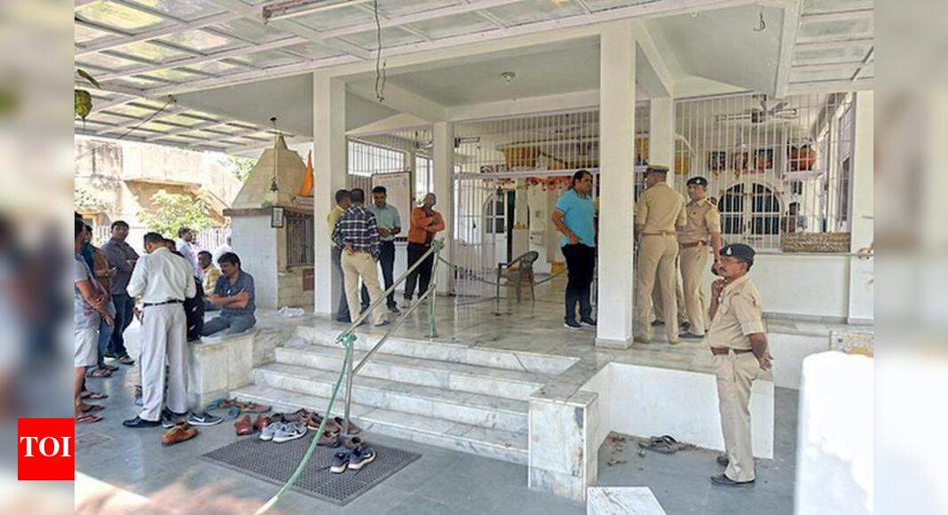 Vasna: Transporter shot dead in Vasna temple | Ahmedabad News - Times ...