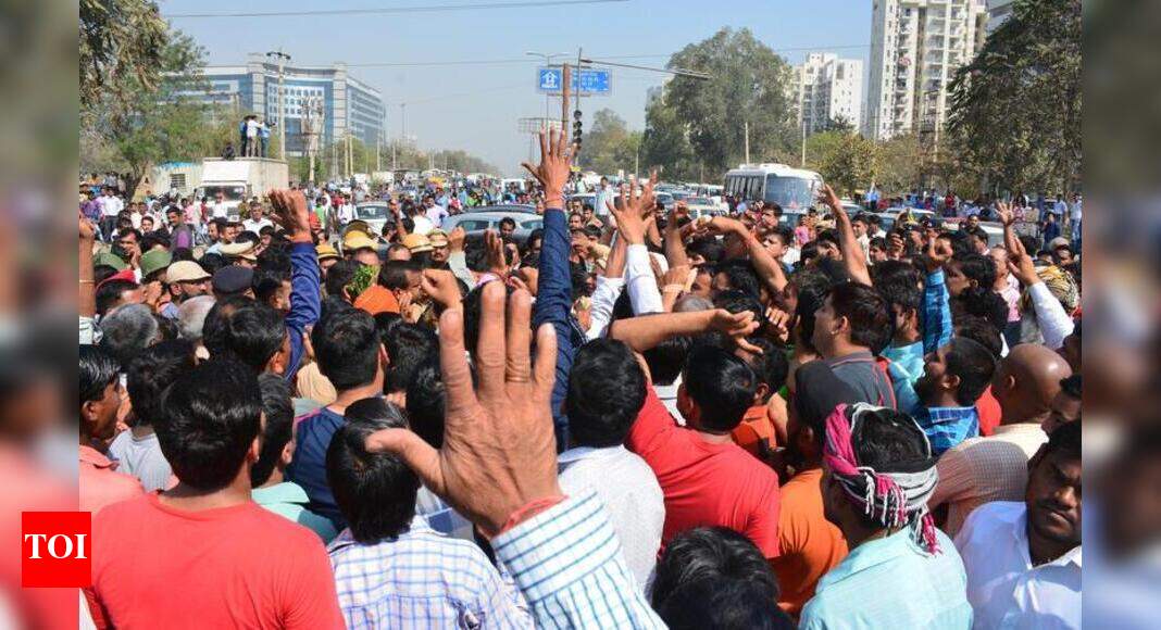 Roads blocked in protest after daylight shooting | Gurgaon News - Times ...