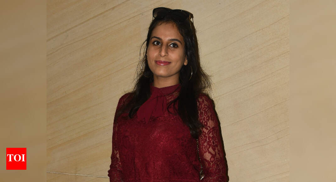 Anisha was all smiles at Vimonisha jewellery exhibition at Hyatt ...