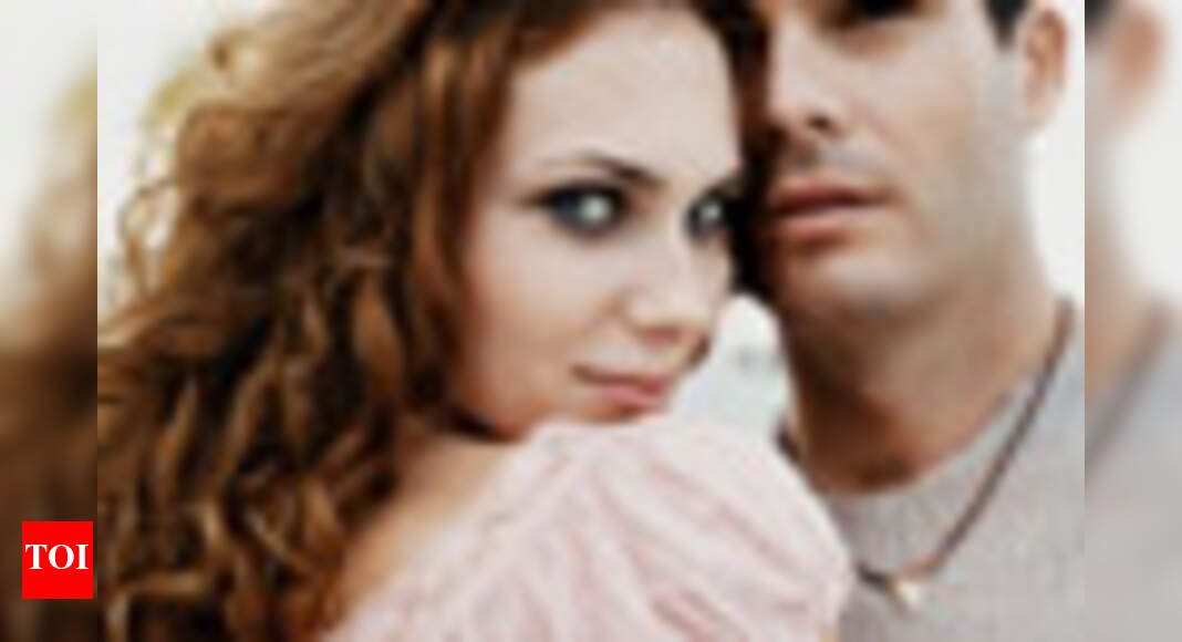 Trend of women chasing younger men, a myth - Times of India