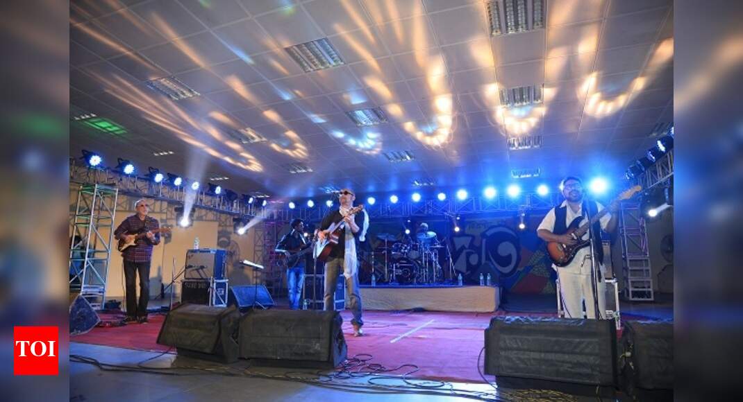 Rocking musical evening at JU fest | Events Movie News - Times of India