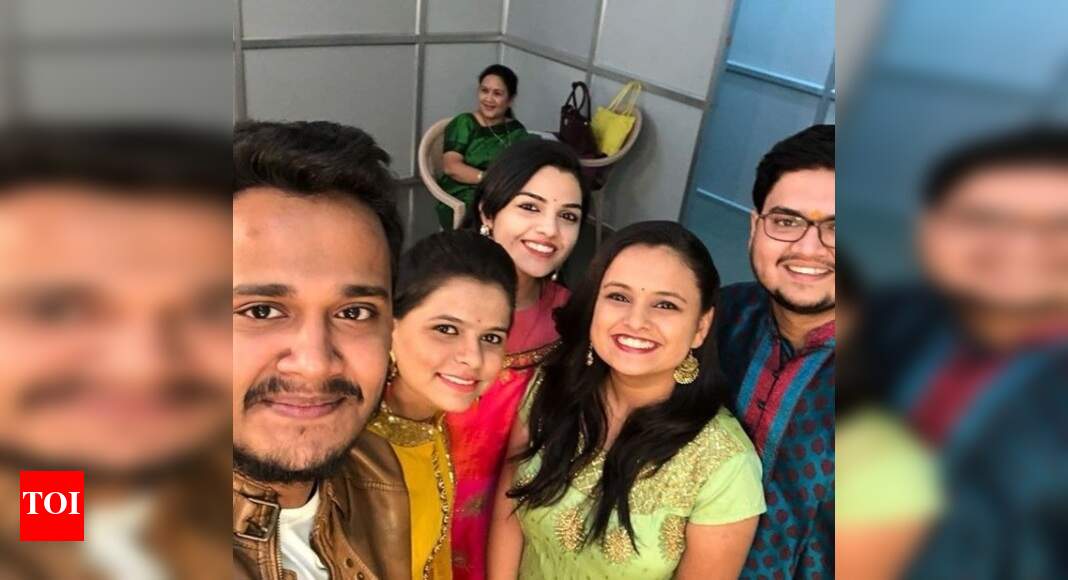 Rohit Raut and Aarya Ambekar turned nostalgic | Marathi Movie News ...