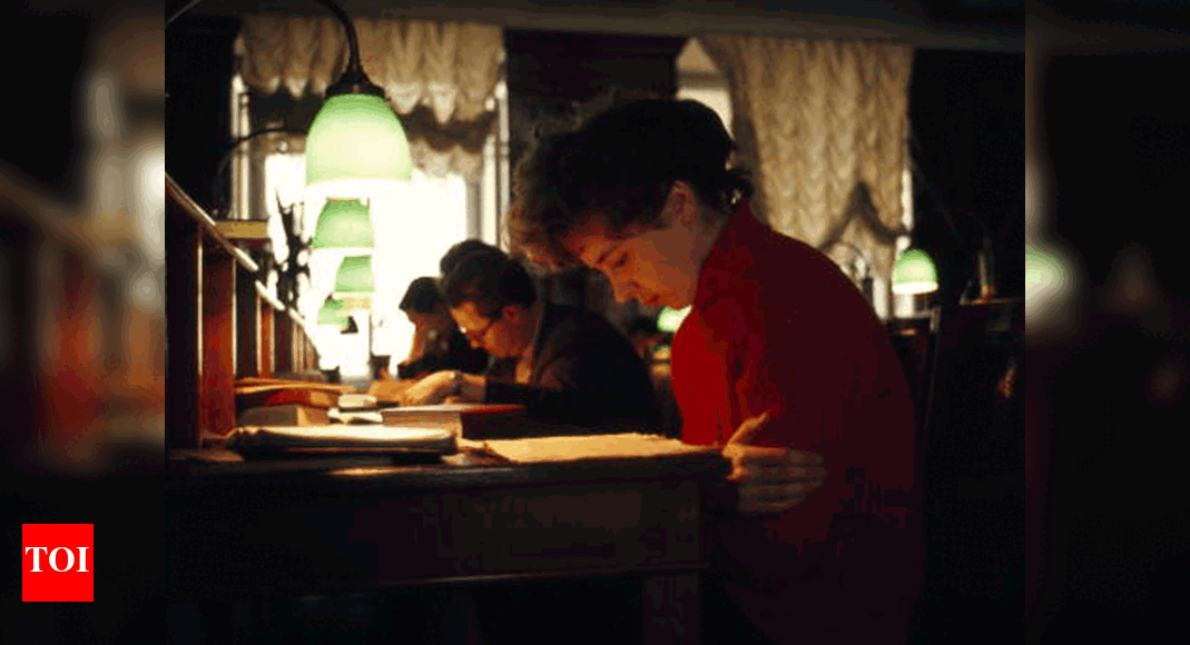 Study Table Light: Poor quality lighting impacts children's eyesight ...