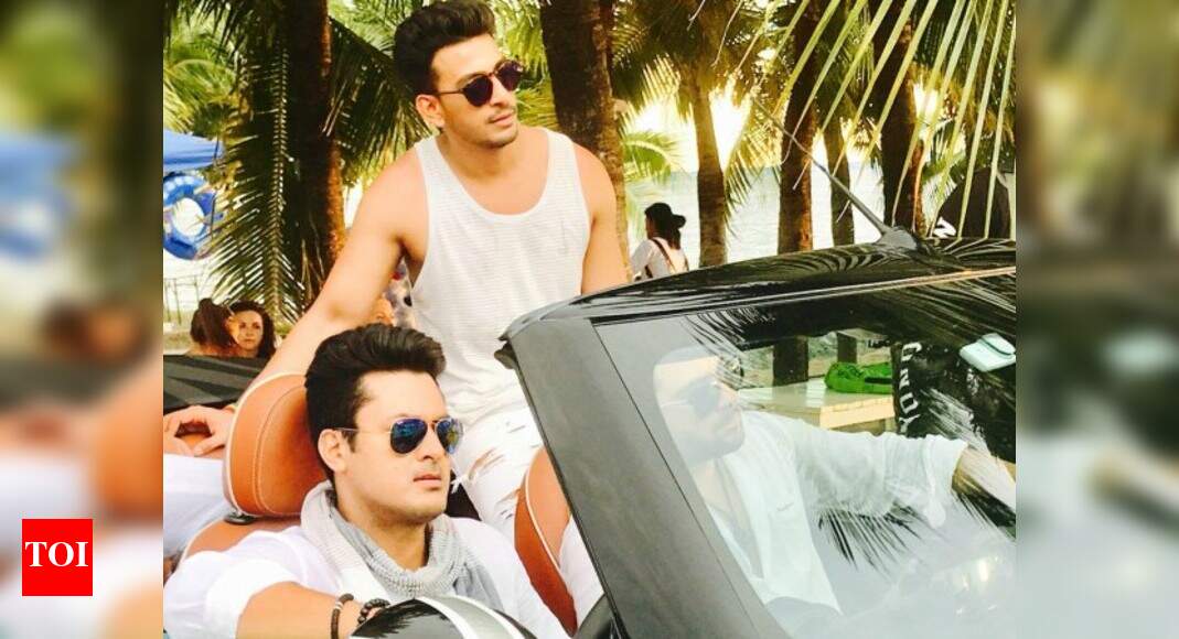 Bonny Sengupta remembers his old days with Jisshu Sengupta | Bengali ...