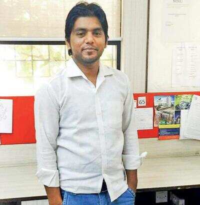 Cab driver dies of electric shock while cleaning car | Ghaziabad News ...