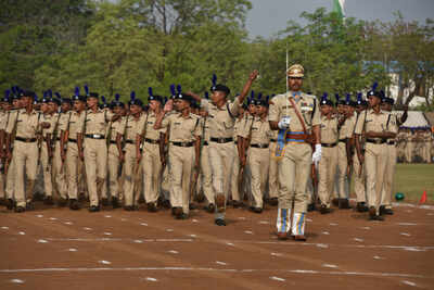 738 recruits join CRPF after completing 44-week-long training | Nagpur ...