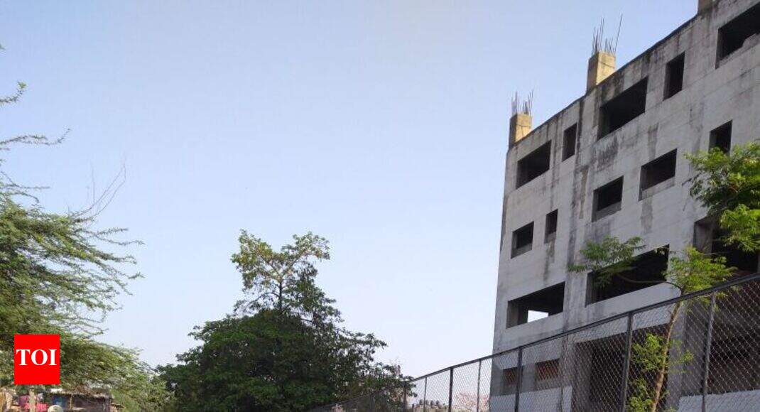 Sewer overflow near hospital - Times of India