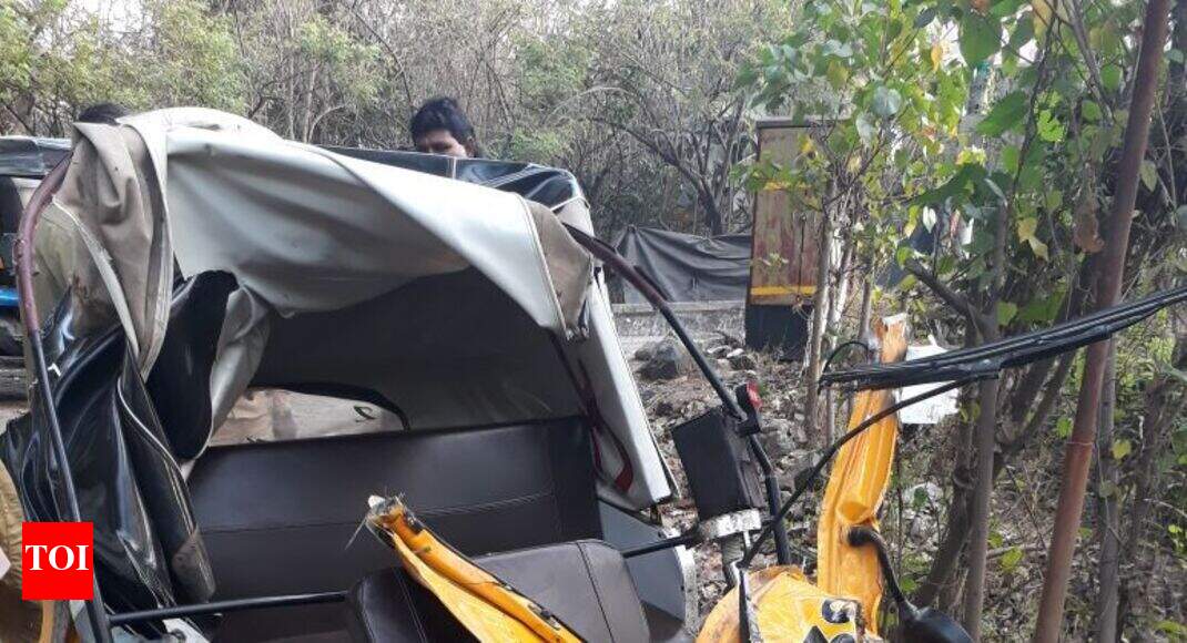 best bus & Auto rickshaw accident - Times of India