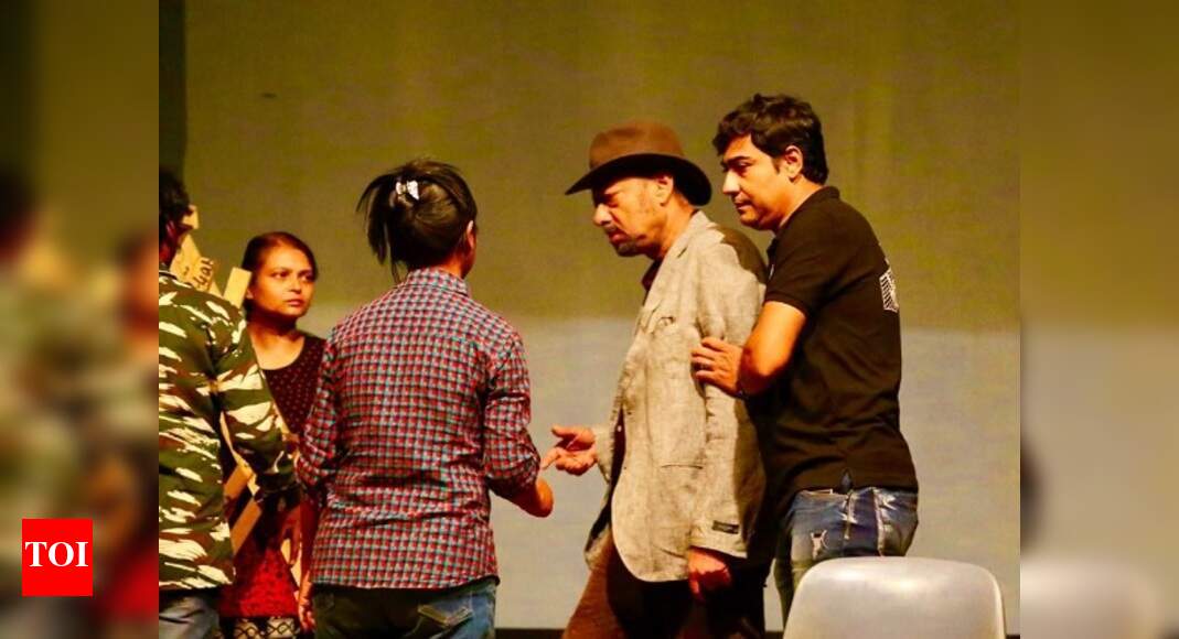 Anjan Dutt learns from his director Kaushik Sen | Bengali Movie News ...