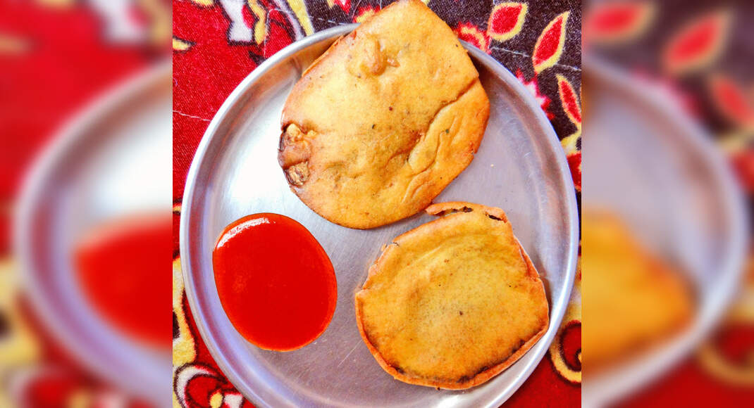 Brinjal Pakoda Recipe: How to Make Brinjal Pakoda Recipe | Homemade ...