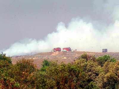 Fire breaks out at Mumbai's Deonar dump, spreads and rages on | Mumbai ...