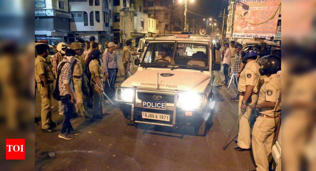 Manoj Sashidhar orders cops to patrol their areas till 1am | Vadodara ...