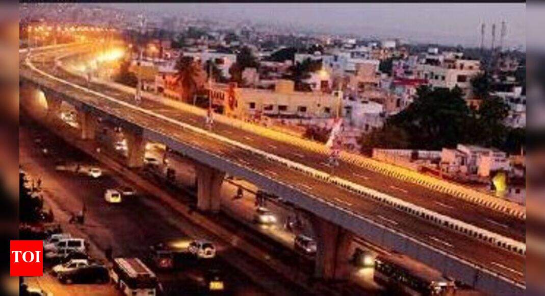 White strips to ensure safe ride on expressway | Hyderabad News - Times ...