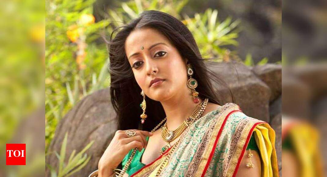 Raima Sen reveals how Bengali cinema has taught her to grow as an actor ...