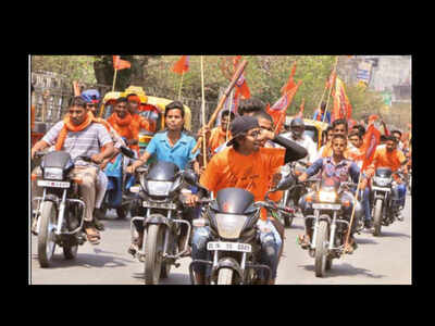 Sword-wielding VHP rally takes over Noida streets on Sunday | Noida ...
