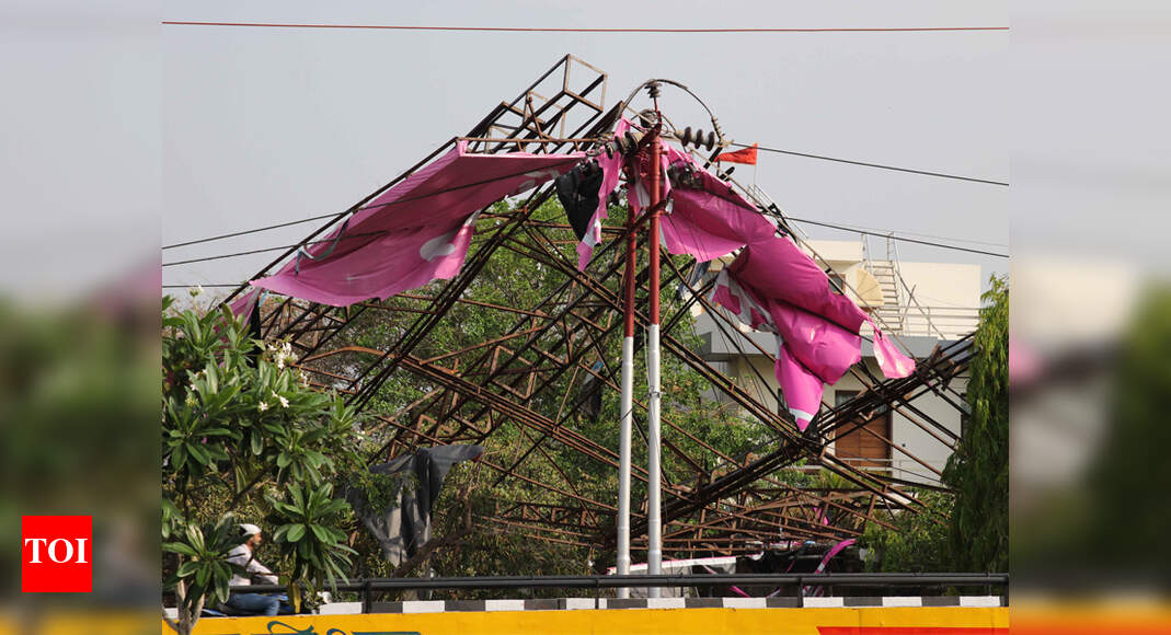 Heavy winds disrupt water and power supply in parts of Lucknow - Times of India