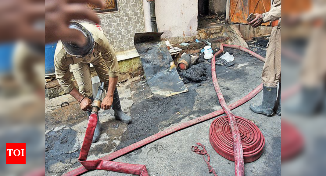 Plastic raw material likely cause of fire that killed 4 | Delhi News ...
