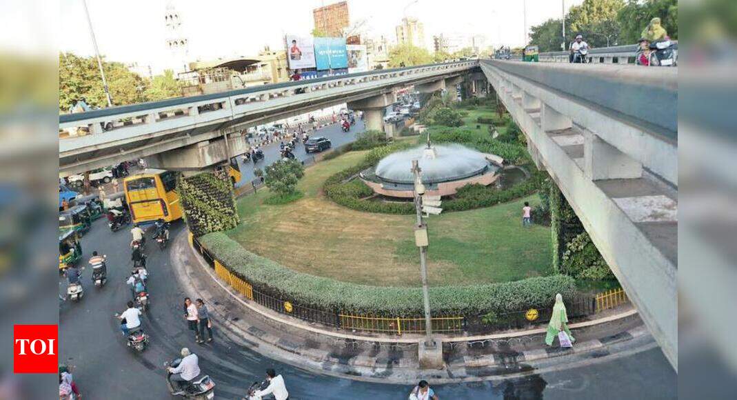 Expert panel to redesign 24 major junctions in Surat | Surat News ...