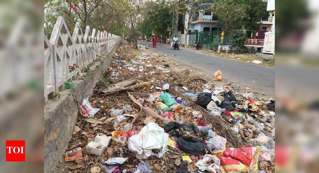 No watering, green areas turn garbage dumps in Greater Noida | Noida ...