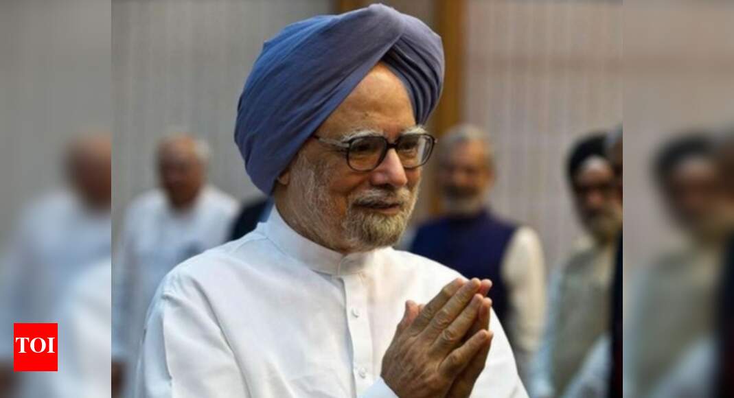 Manmohan Singh donates 3,500 books to Panjab University - Times of India