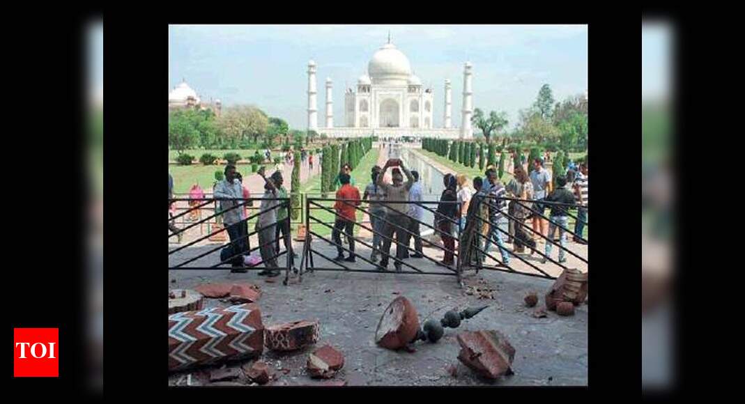 Taj Mahal: Agra: Storm leaves 42 dead, Taj Mahal, Agra Fort damaged ...
