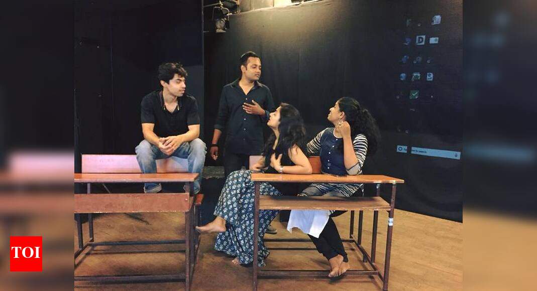 B3 staged at Jyotsna Bhole Sabhagruha in Pune | Events Movie News ...