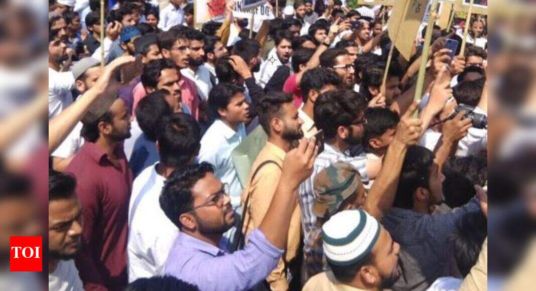 Justice for Asifa: AMU students take protest march to seek justice for ...