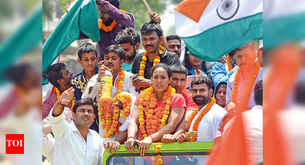 Punam Yadav: A hero’s welcome for Punam Yadav at her village near ...