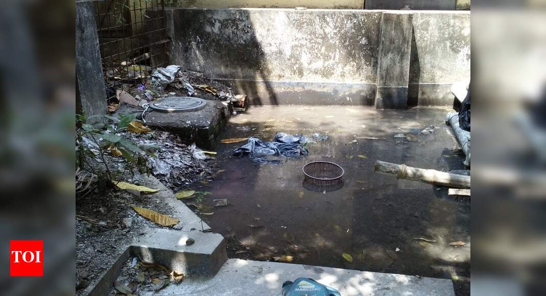 Defective shallow sewage line in 18/3 Kalikapur - Times of India